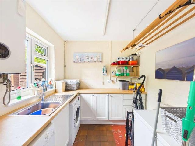 5 bed house for sale