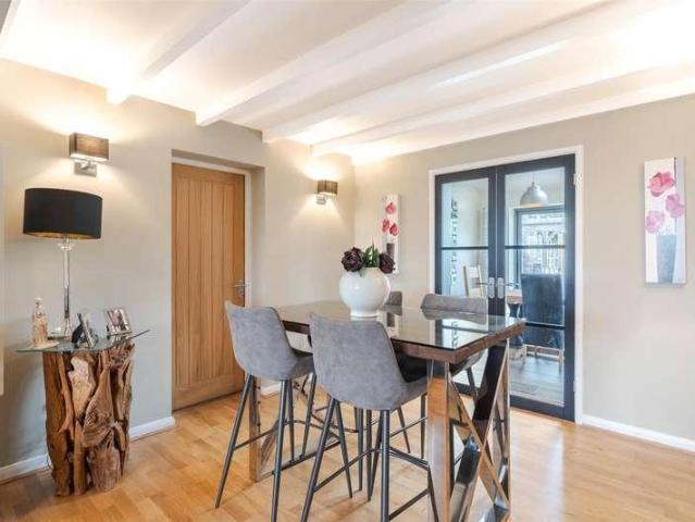 5 bed house for sale