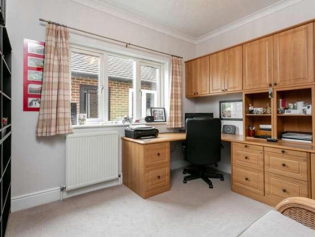 5 bed house for sale