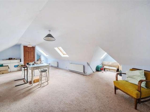 5 bed house for sale