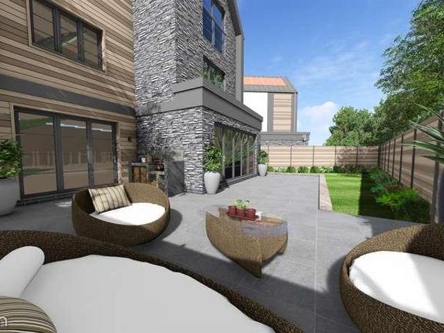 5 bed house for sale