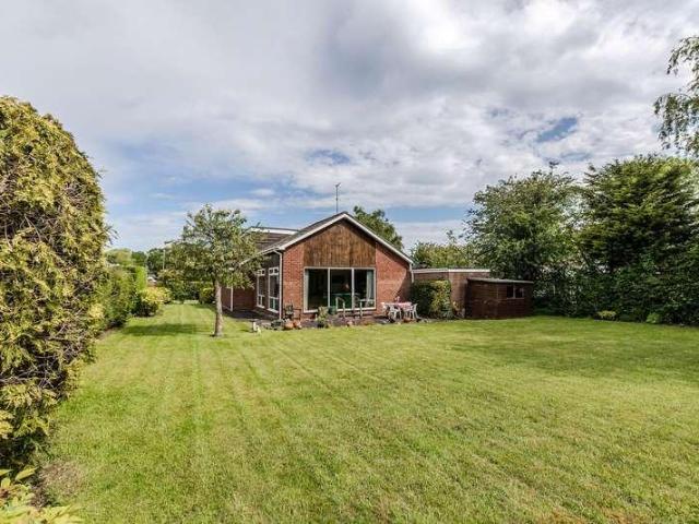 5 bed house for sale
