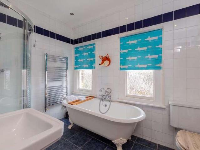 5 bed house for sale
