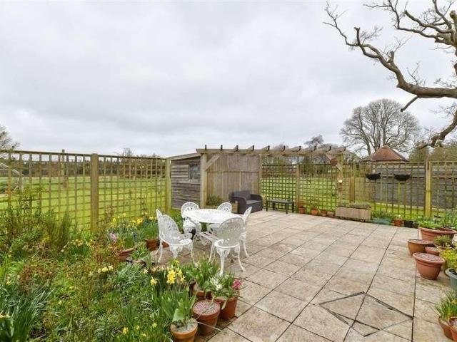 5 bed house for sale