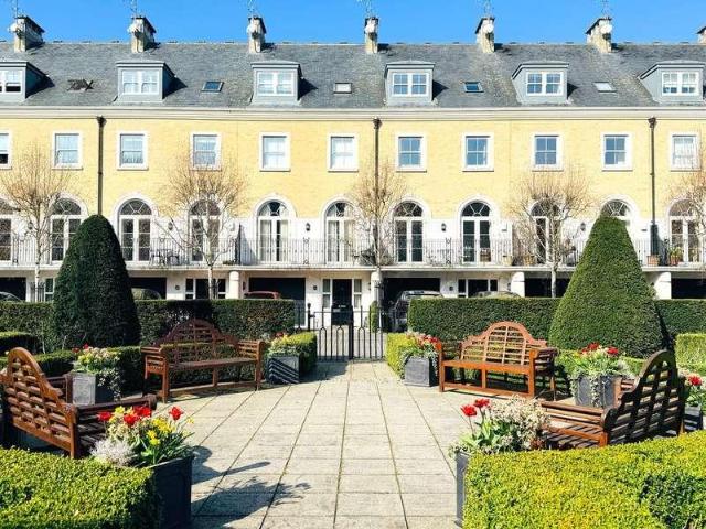 5 bed house for sale