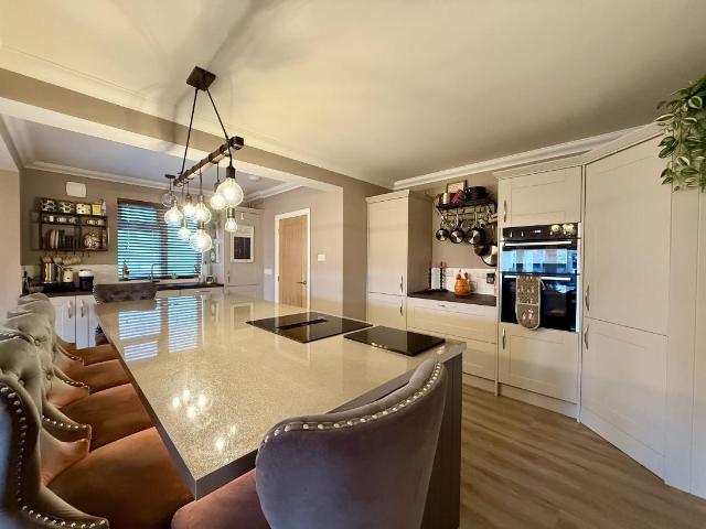 5 bed house for sale