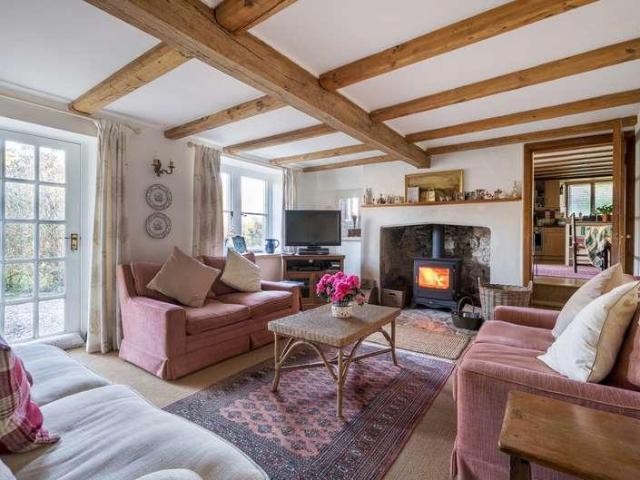 5 bed house for sale