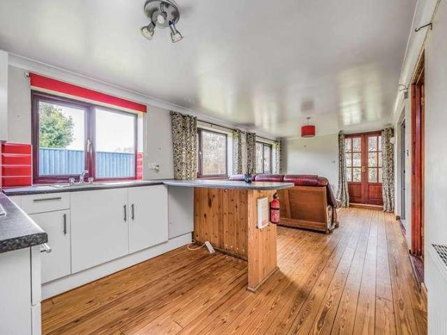 5 bed house for sale