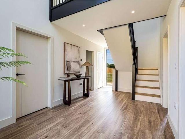 5 bed house for sale