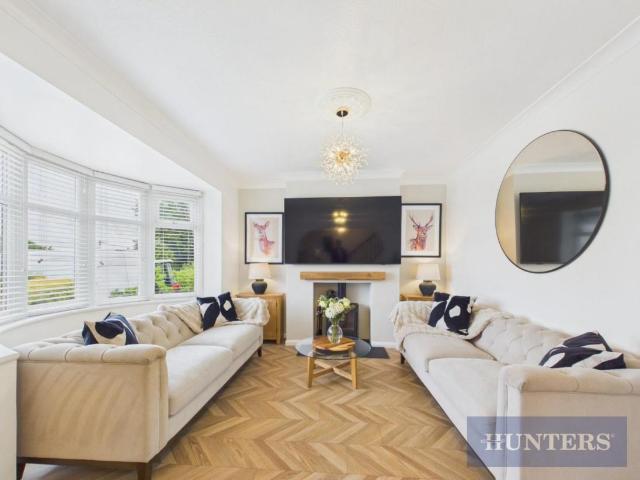 5 bed house for sale
