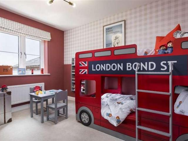 5 bed house for sale