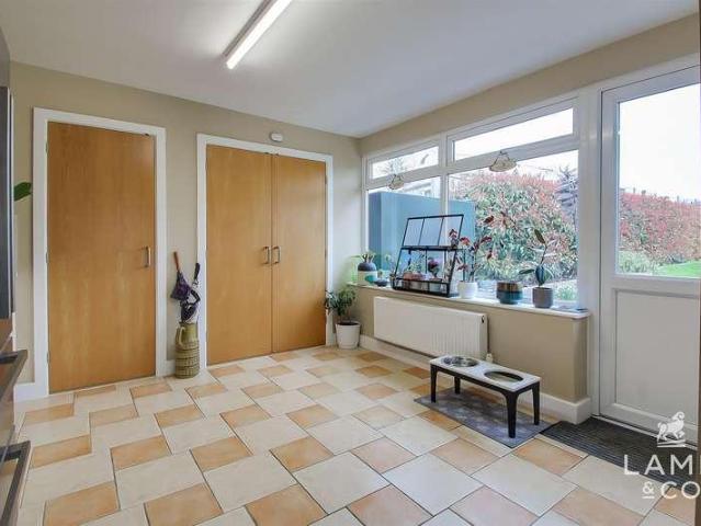5 bed house for sale