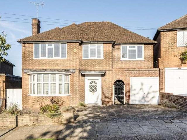5 bed house for sale