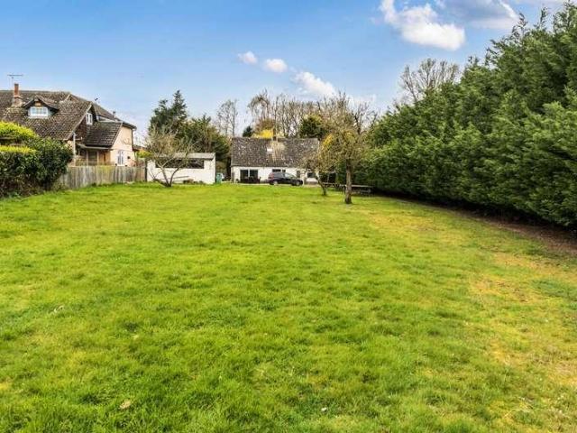 5 bed house for sale