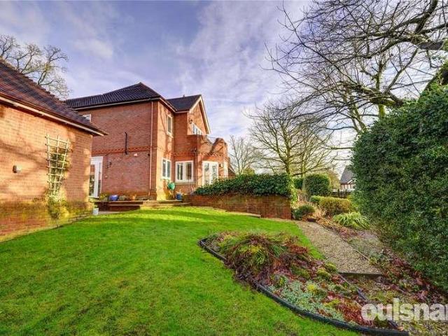 5 bed house for sale