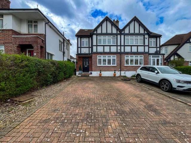 5 bed house for sale