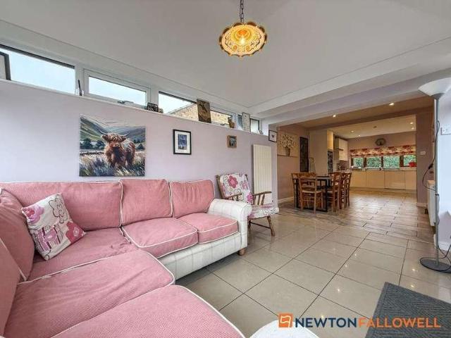 5 bed house for sale