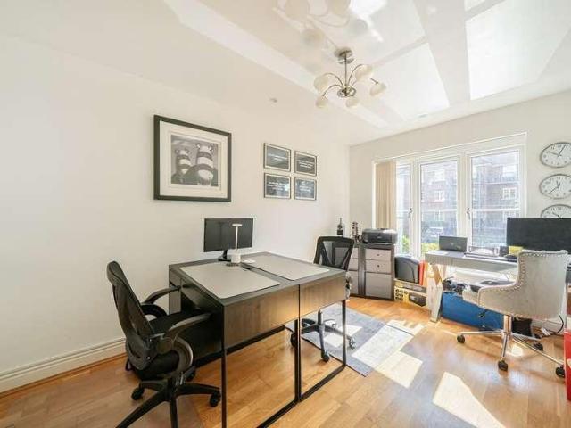 5 bed house for sale