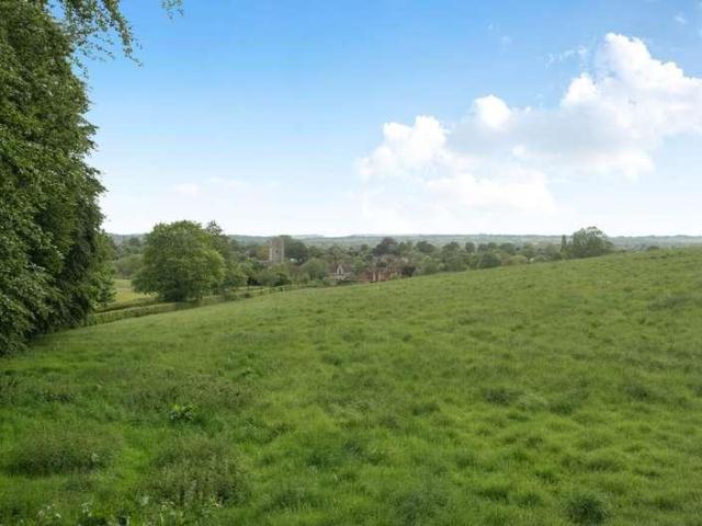5 bed house for sale