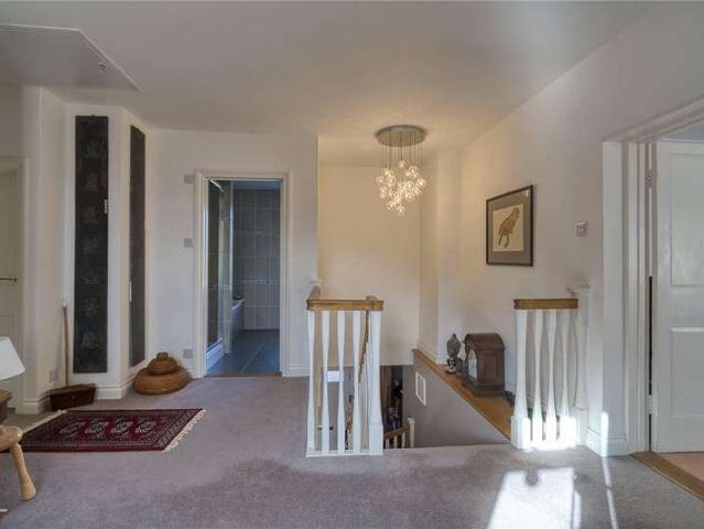 5 bed house for sale