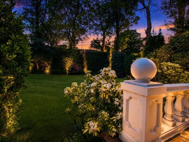 5 bed house for sale
