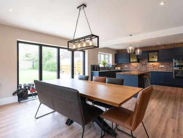 5 bed house for sale