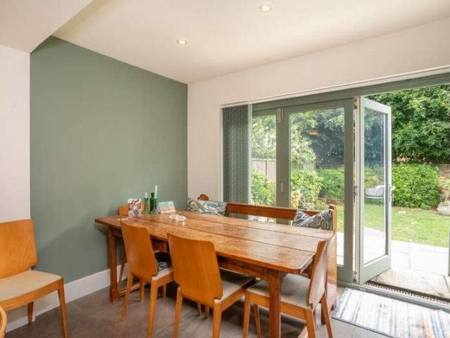 5 bed house for sale