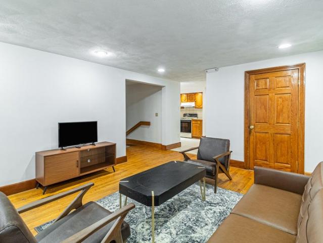 5 bed in Central Square Cambridge on a flexible