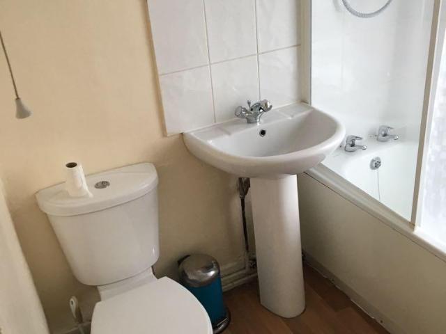 5 bed Lathom Road, Withington M20 5 bed semi detached house to rent £2,825 pcm £652 pw