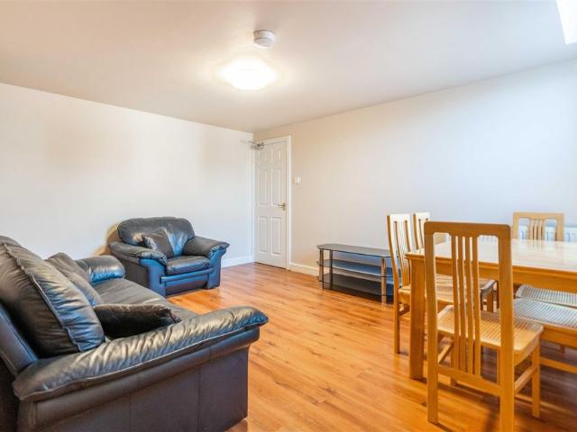 5 bed maisonette to rent in Grosvenor Road, Jesmond, NE2