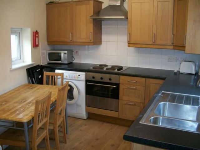 5 Bed Norwood Place, Hyde Park, Leeds