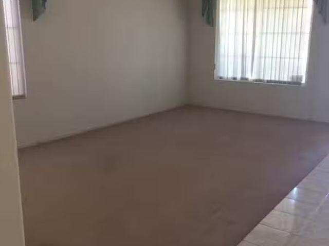 5 Bed Pet Friendly Home in Manteca 529 Micheletos Way