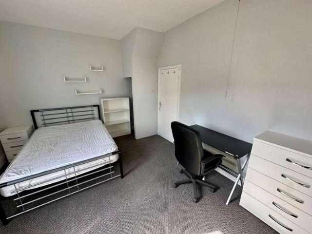 5 bed property to rent