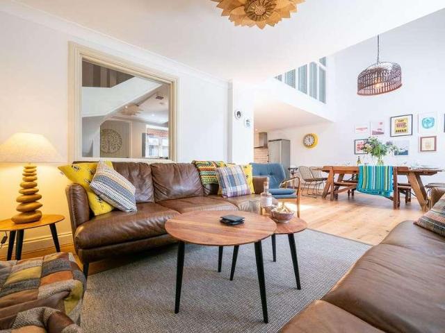 5 bed property for sale