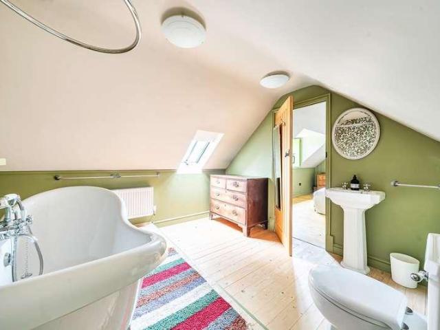 5 bed property for sale