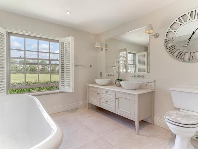 5 bed property for sale