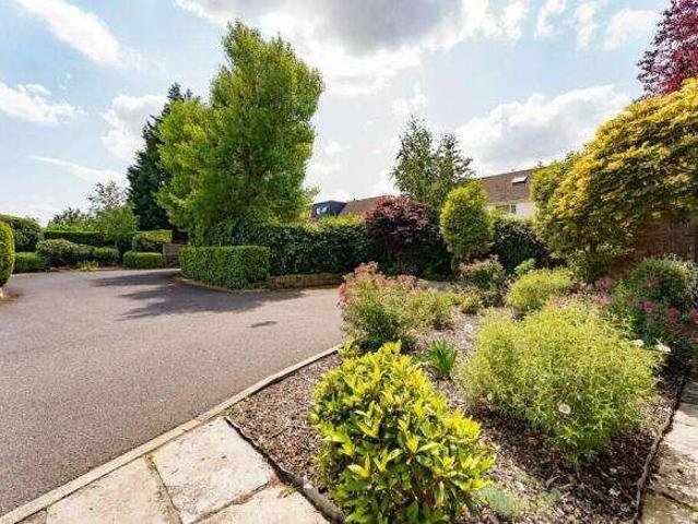 5 bed property for sale