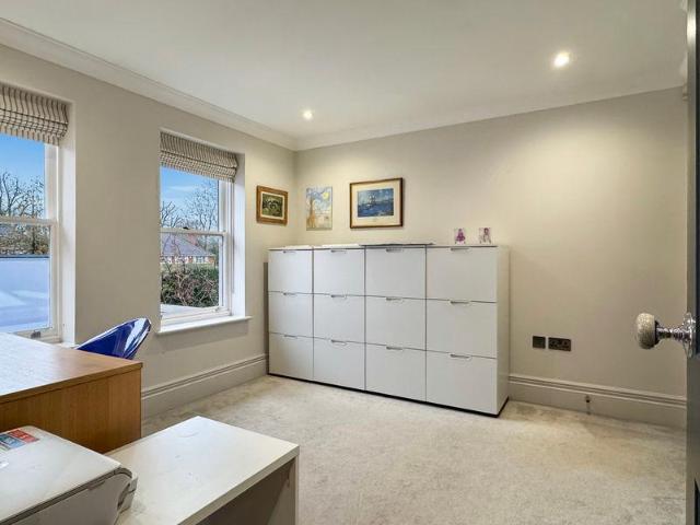 5 bed property for sale
