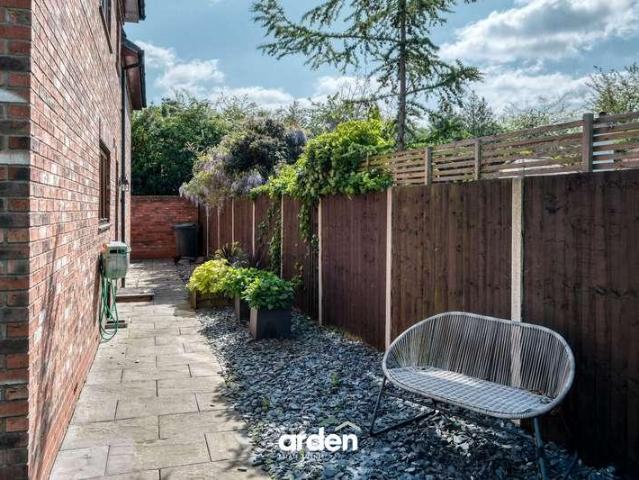 5 bed property for sale