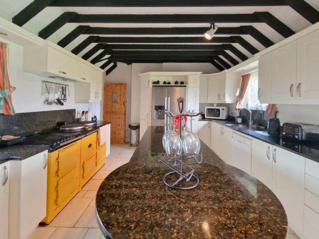5 bed property for sale