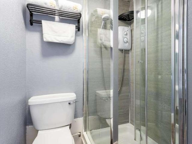 5 bed property for sale