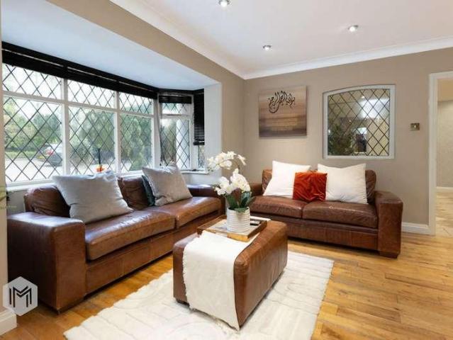 5 bed property for sale