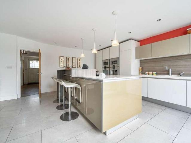 4 bed property for sale