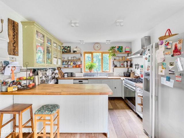 5 bed property for sale