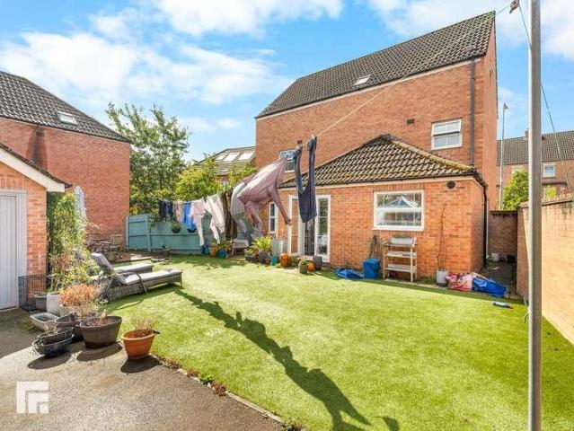 5 bed property for sale