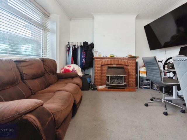 5 bed property for sale