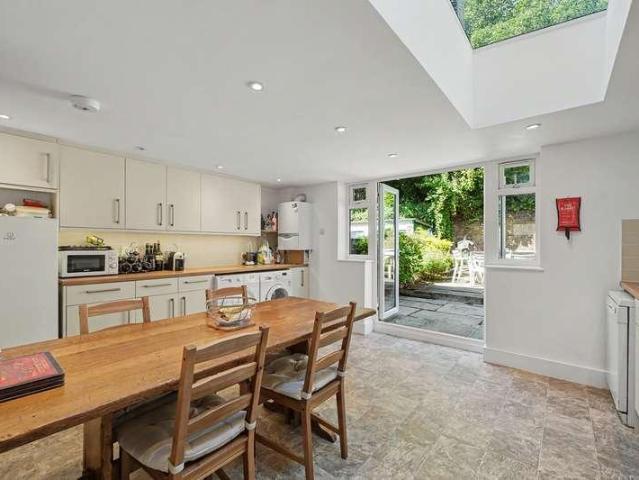 5 bed property for sale