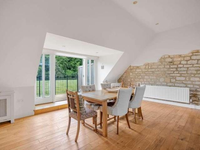 5 bed property for sale