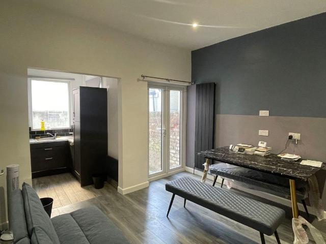 5 bed property for sale