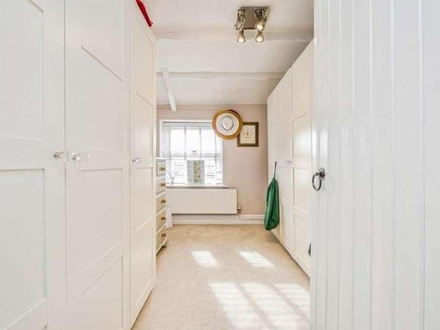 5 bed property for sale